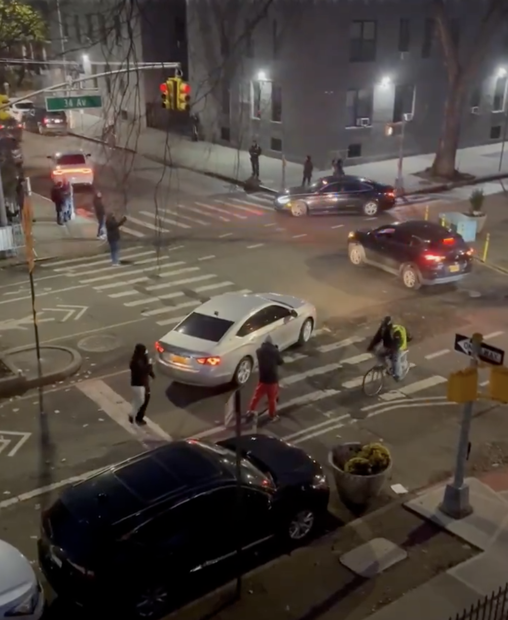Feds’ dawn raid in Jackson Heights draws scrutiny from locals — Queens ...