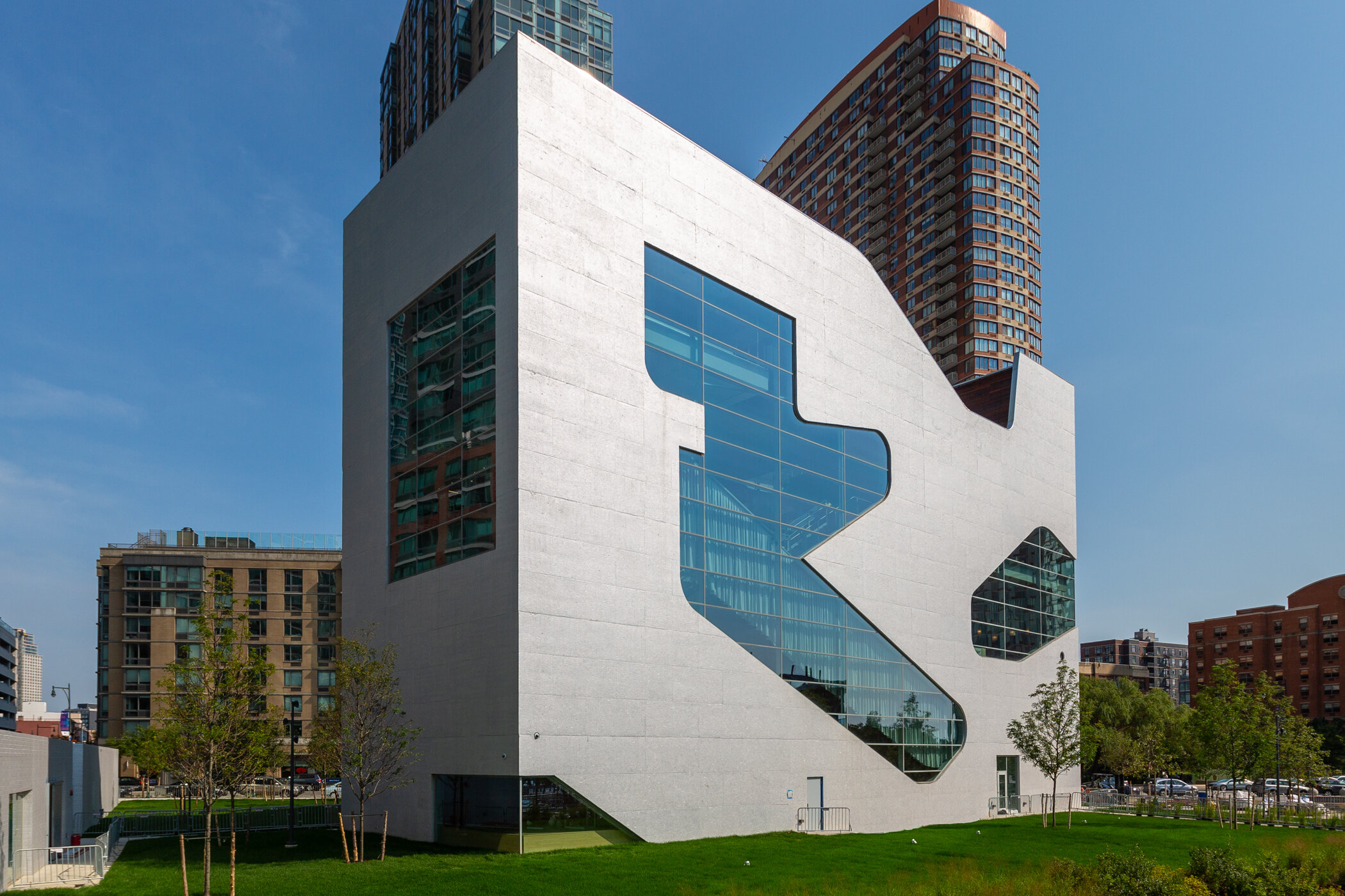 Hunters Point library violates the ADA, new federal lawsuit claims ...