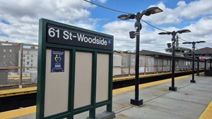 Queens officials press MTA to pay attention to poor conditions to ...