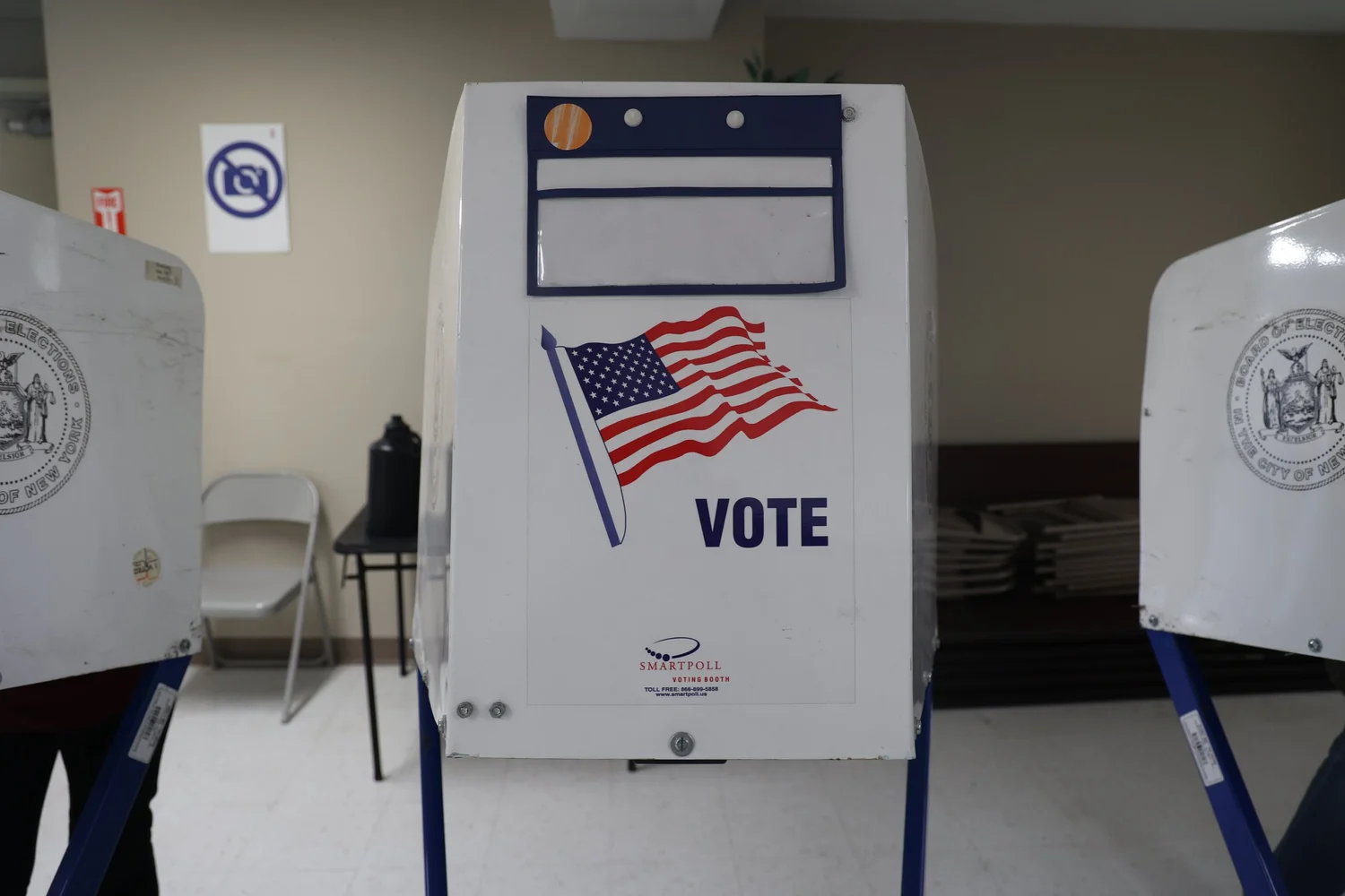 Queens votes: Top of ticket dominates election day as ballot scanners ...