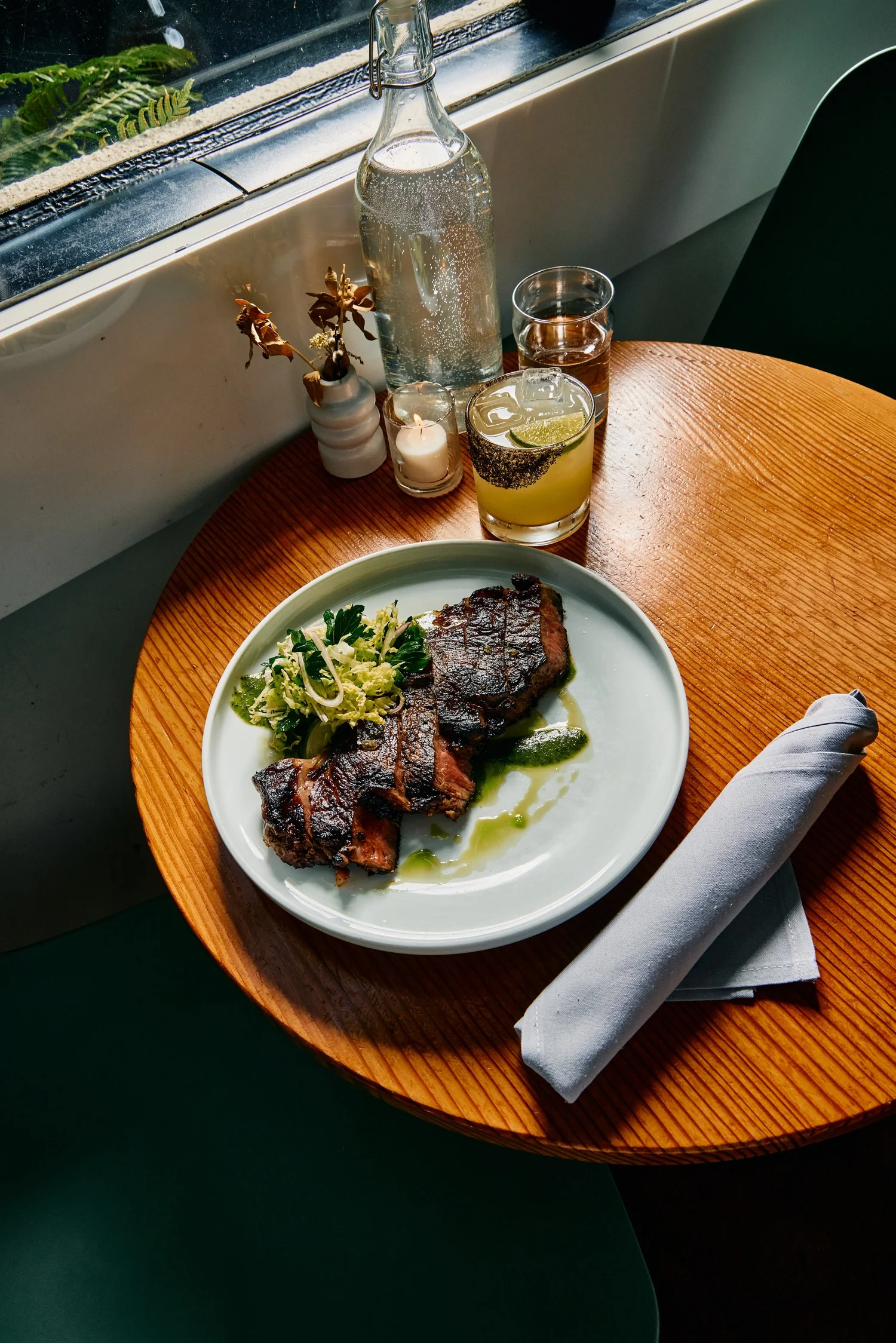 Bar West — West