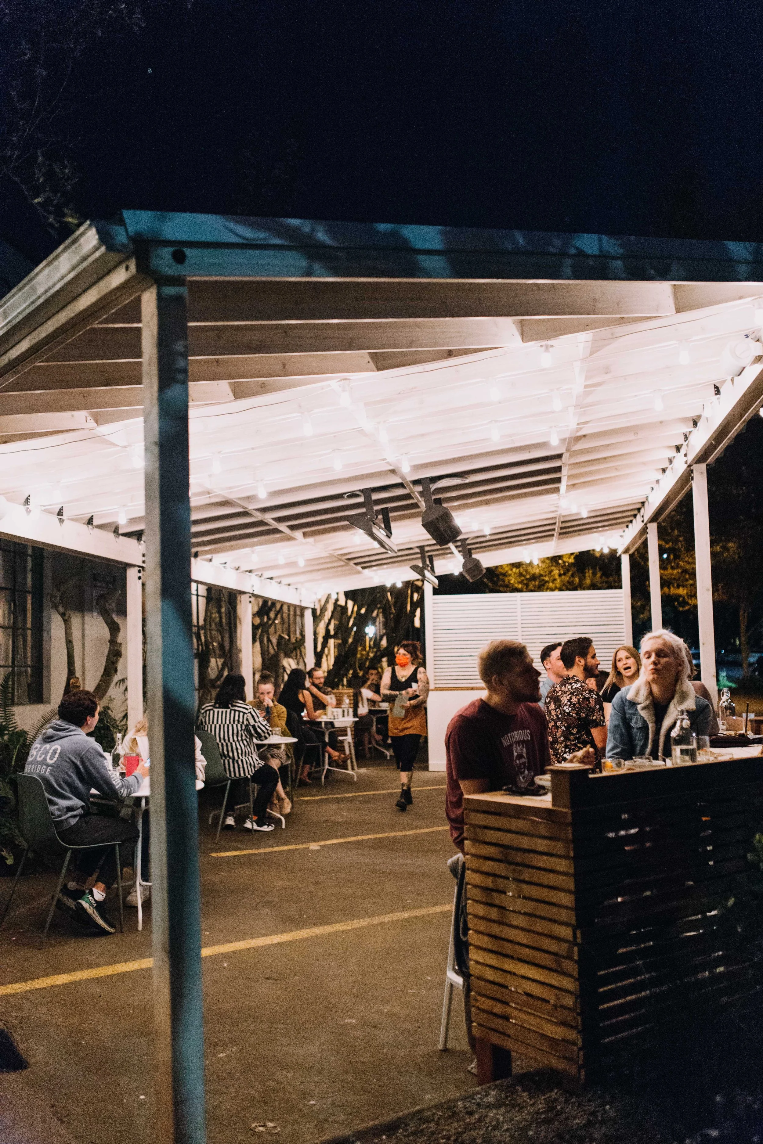 Bar West — West