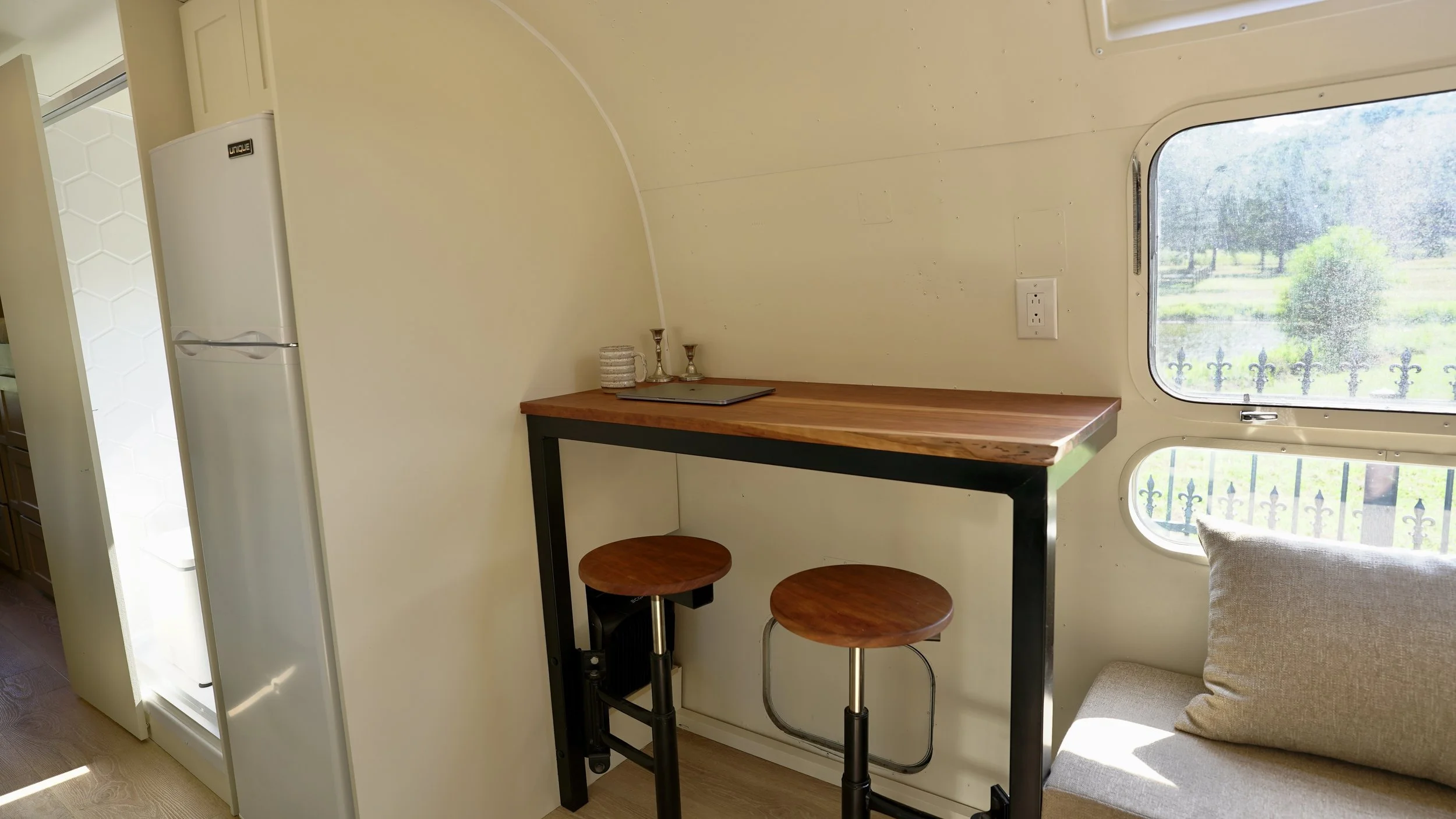 Vintage Airstreams + Argosys — Steady Streamin' Cashio's