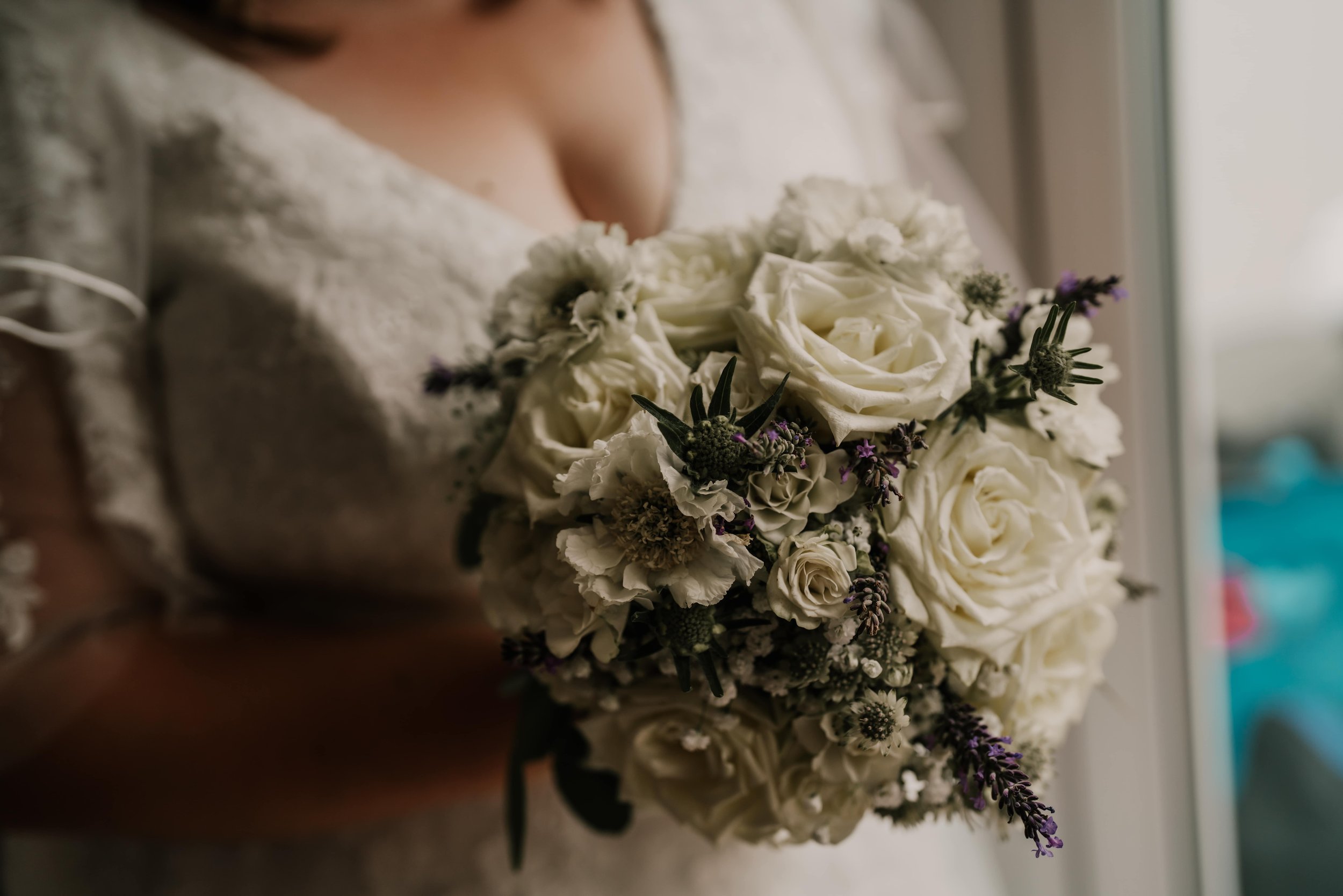 Small wedding bouquets trend — Petal Power