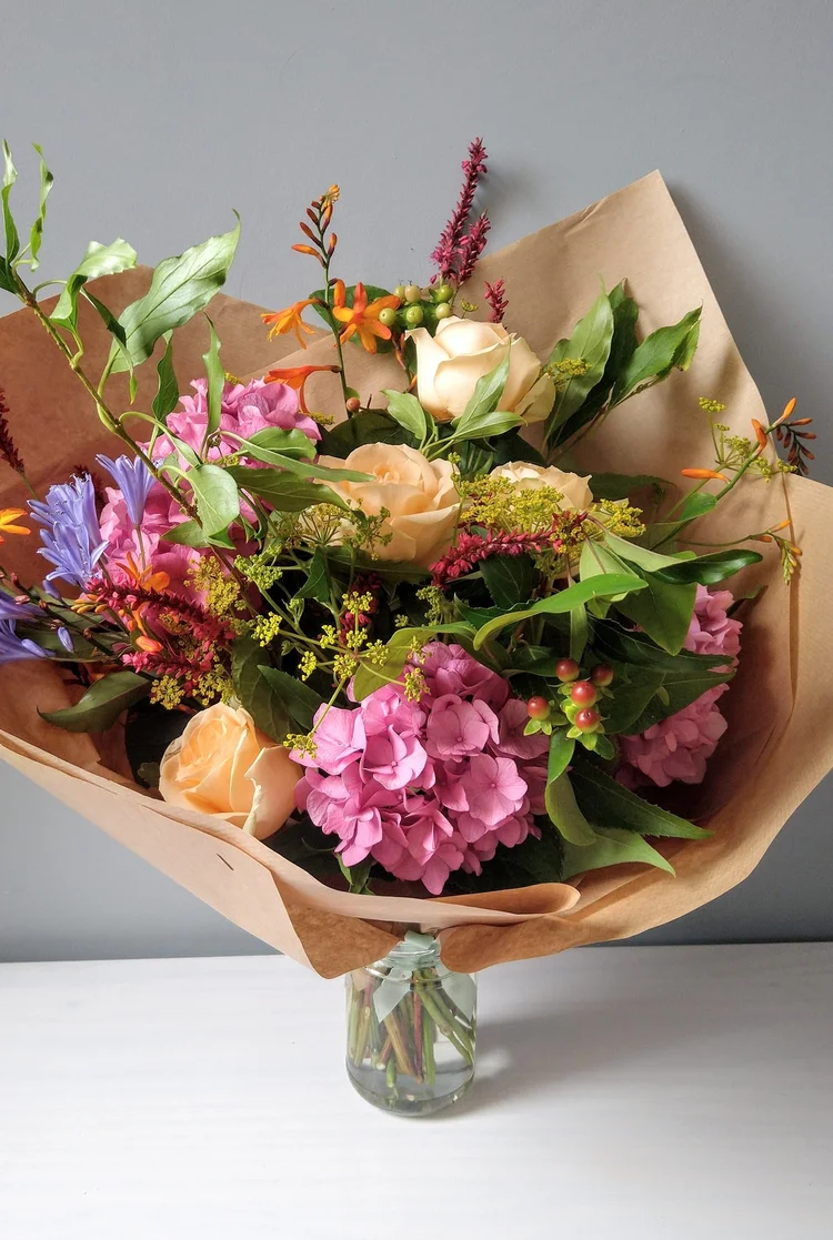 Hand tie bouquet flower arranging class — Petal Power
