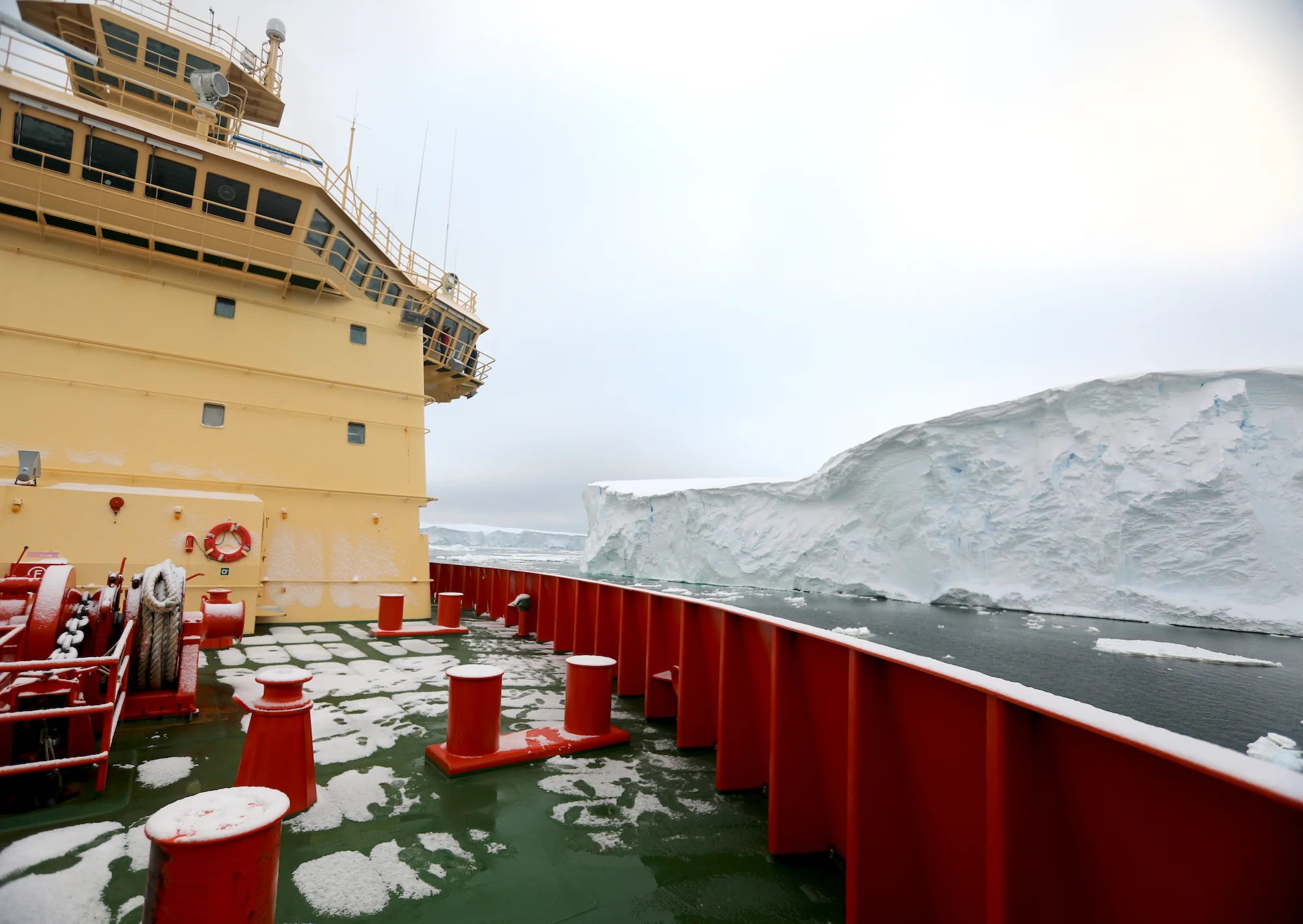 Life on the Research Icebreaker Nathaniel B. Palmer — Thwaites Glacier ...