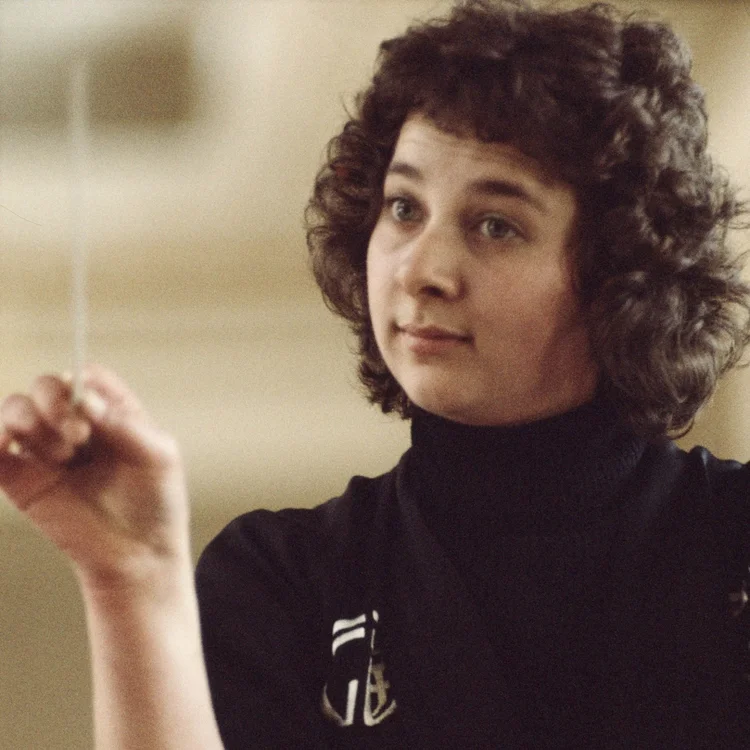 Dame Jane Glover, Chicago’s Continuo Conductor and Peripatetic ...