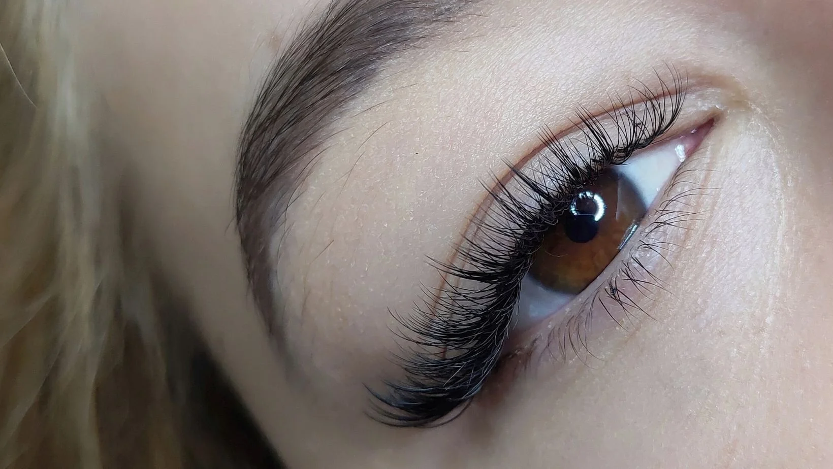 Top 5 Benefits of Getting Lash Extensions in Calgary | OutLash Beauty ...