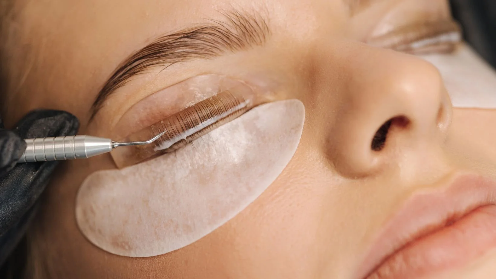 What is Lash Lift | OutLash Beauty Boutique