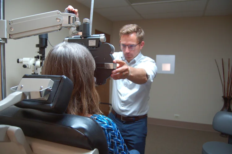 Vision Clinic | Discover Clear Vision – Help Now — Envision