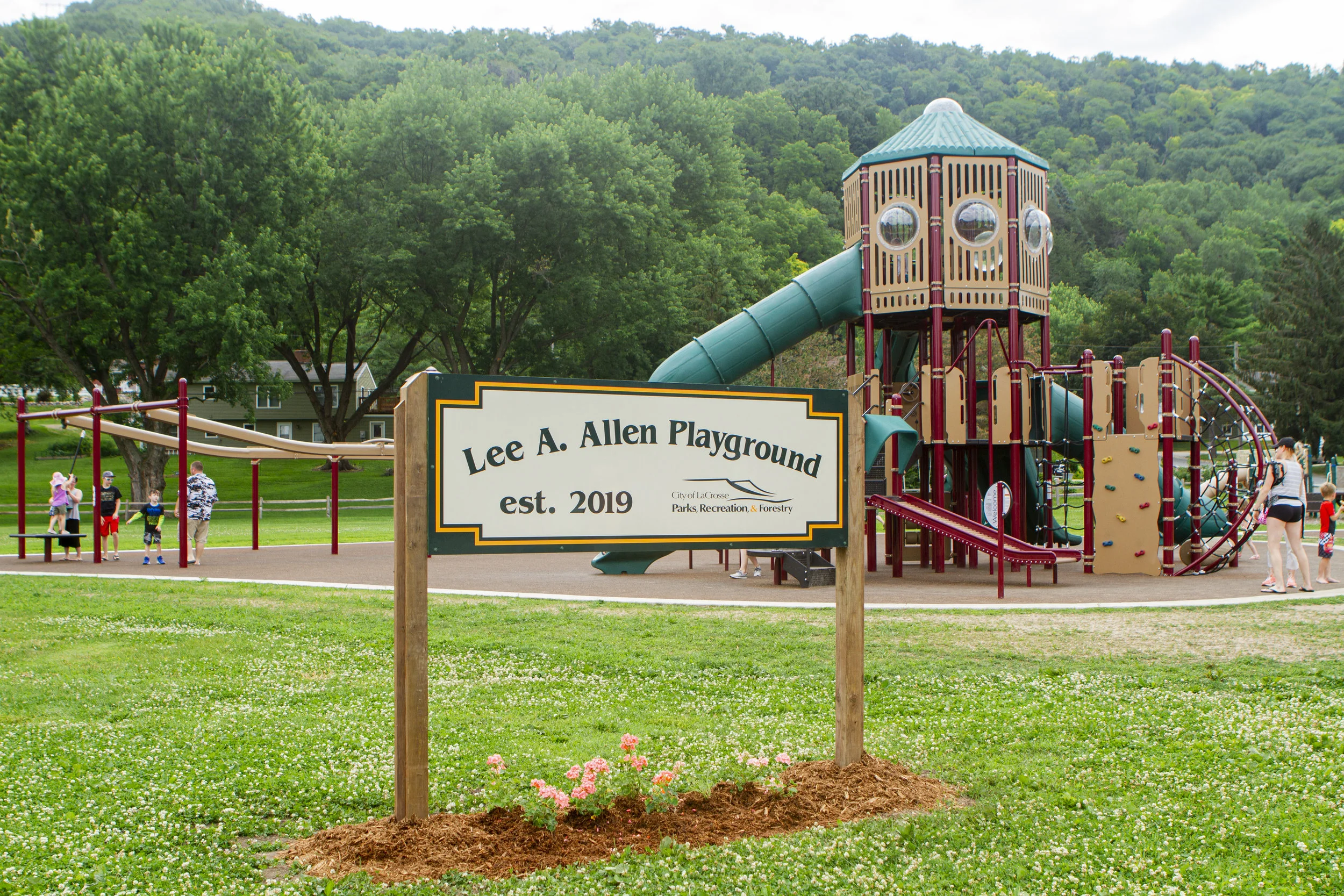 La Crosse Dedicates Lee A. Allen Playground — Gerber Leisure Products