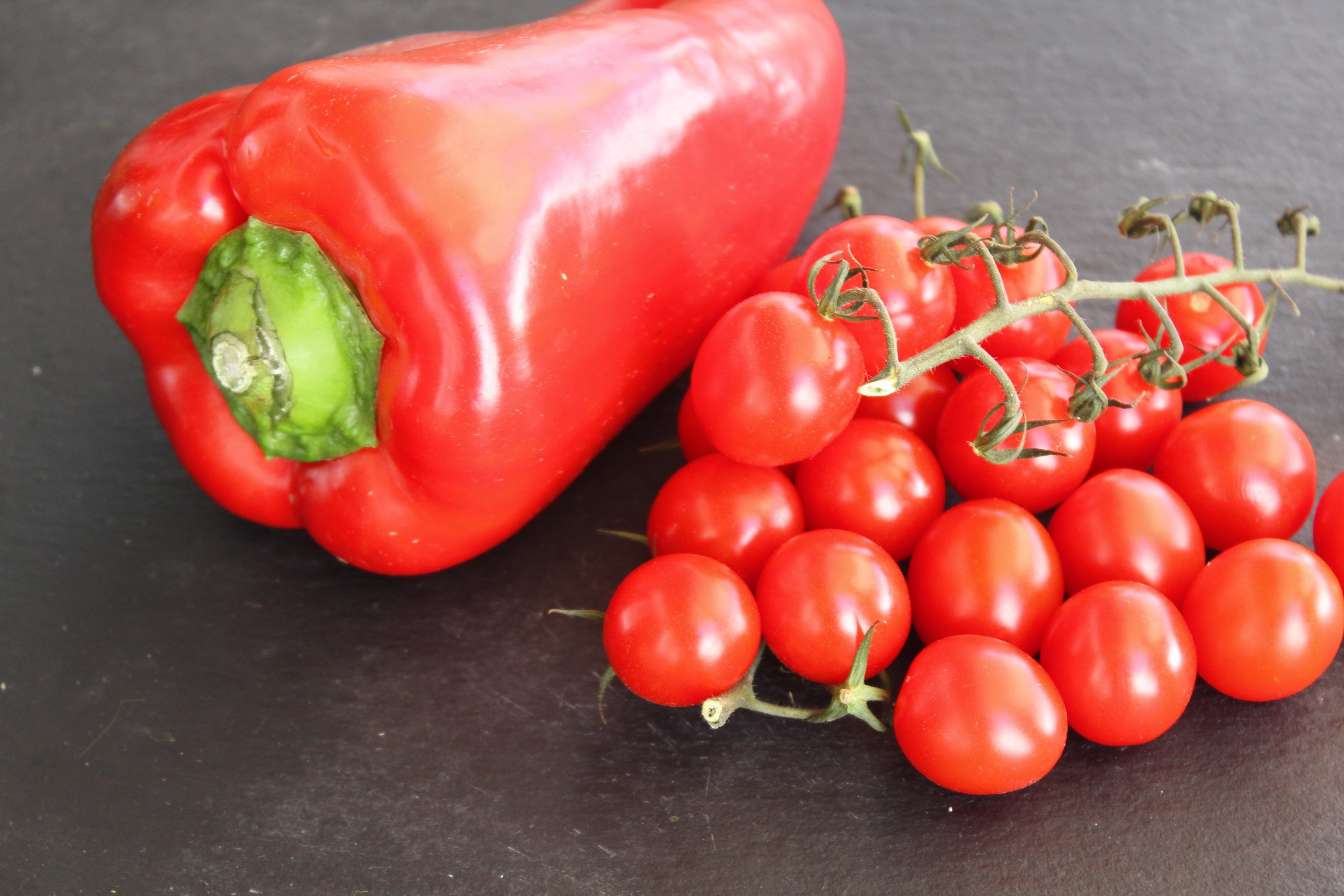 Salada de Pimentos Encarnados com Sardinhas Assadas — Da Horta Para A ...
