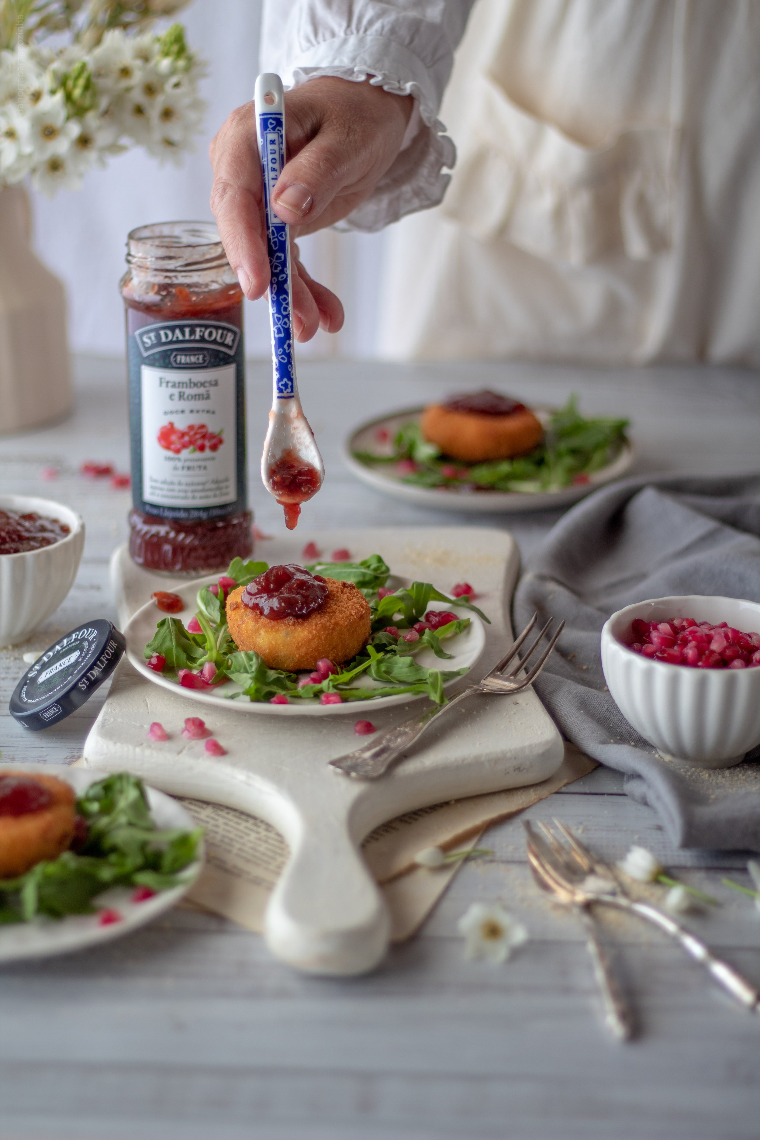 Queijo Chévre Panado com Doce de Framboesa e Romã — Da Horta Para A Cozinha