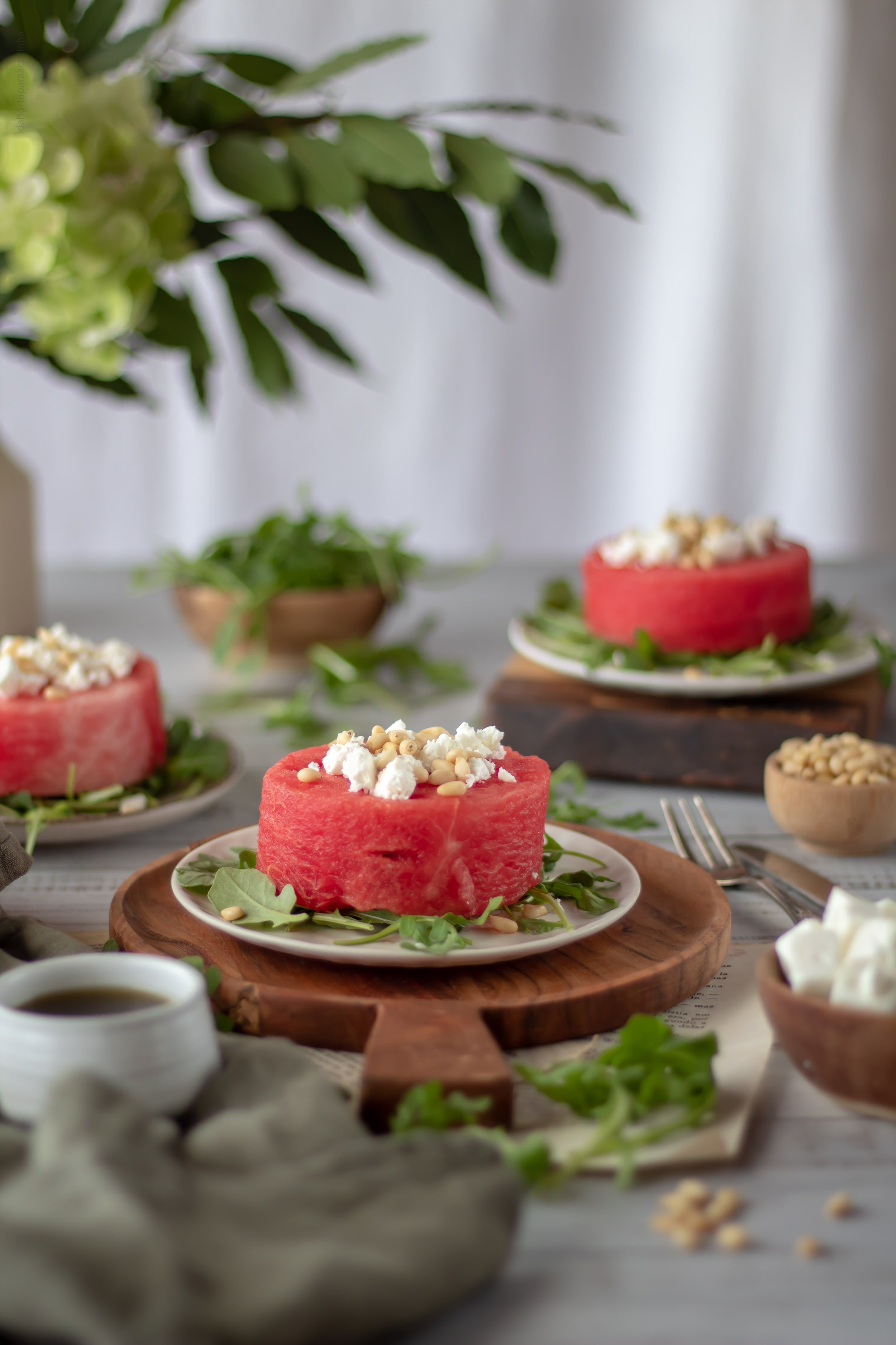 Melancia com Queijo Feta e Rúcula — Da Horta Para A Cozinha