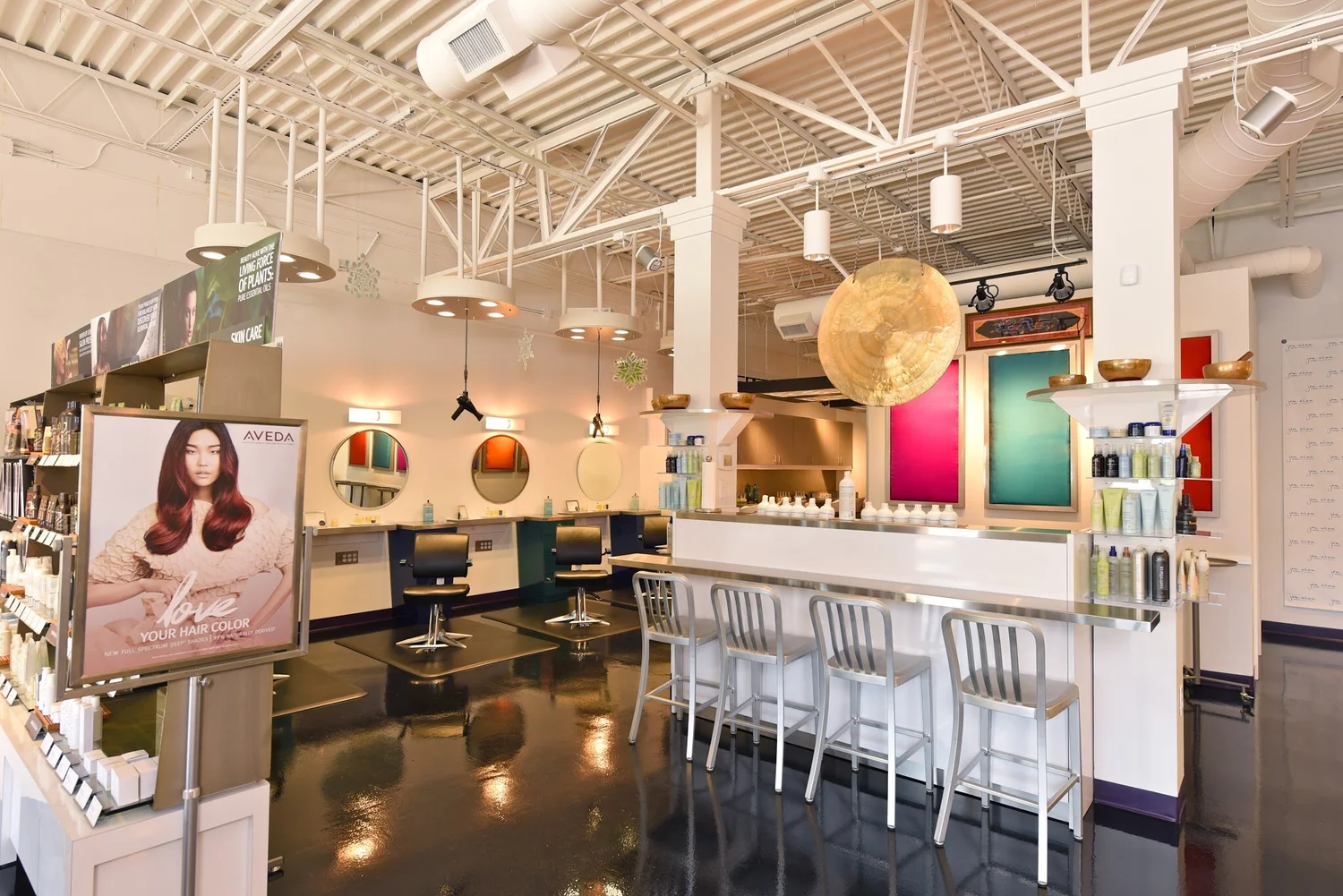 LOCATIONS — Jón Alan Salon