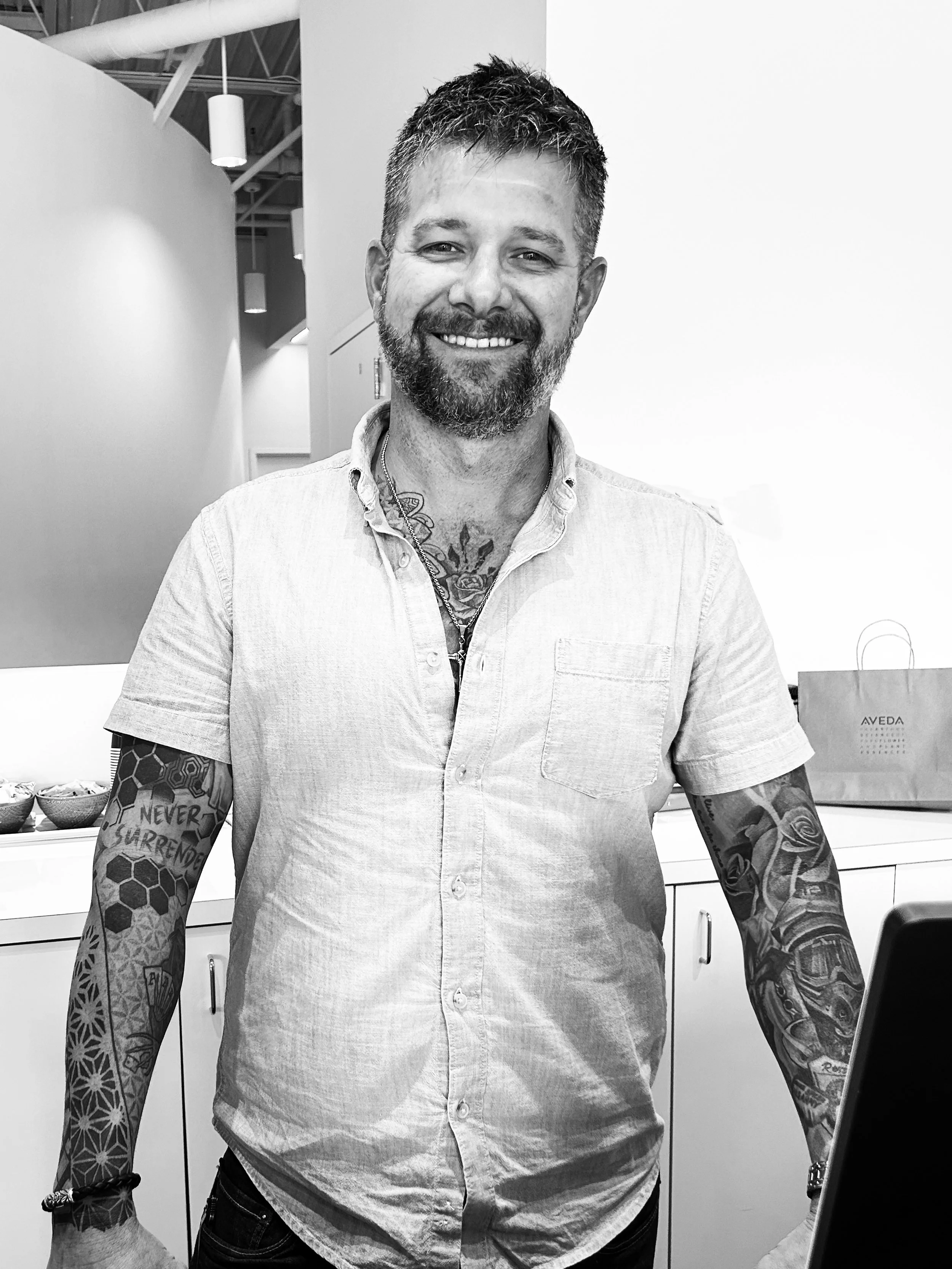 OUR TEAM — Jón Alan Salon