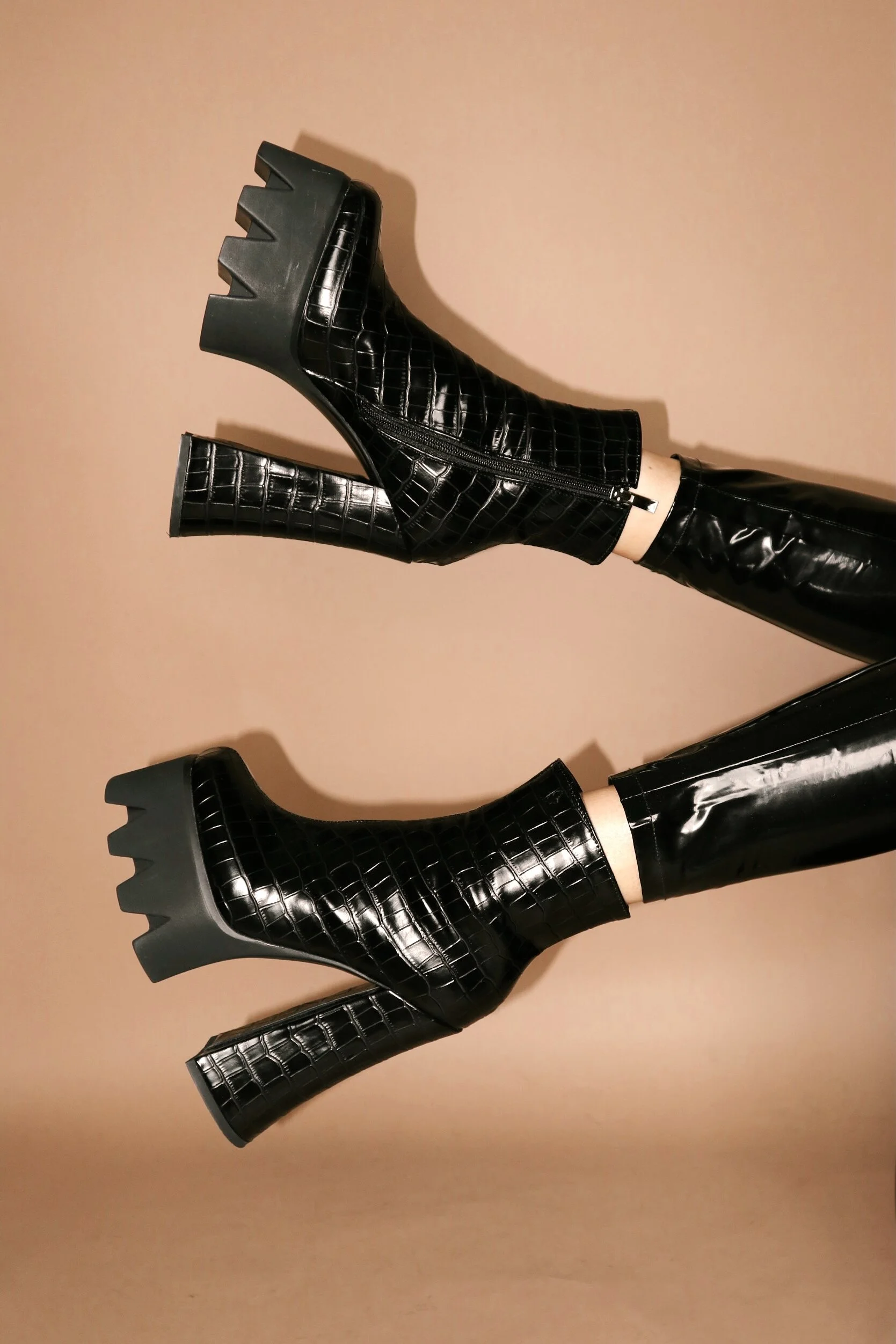 PSYCHO : BIG BADASS PLATFORM BOOTS WITH CLEATED SOLE — Strange Ray Vintage