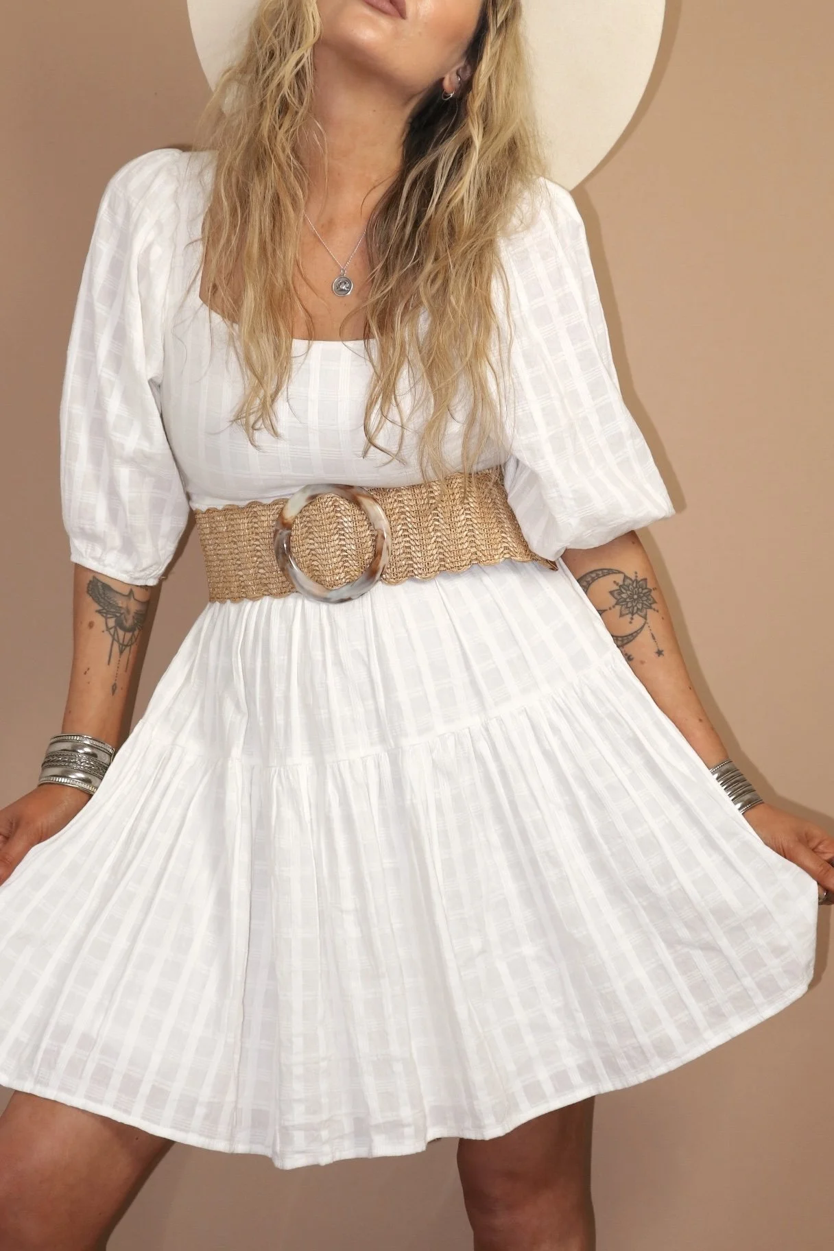 GINA : ROUND BUCKLE 70s STYLE WICKER BELT — Strange Ray Vintage