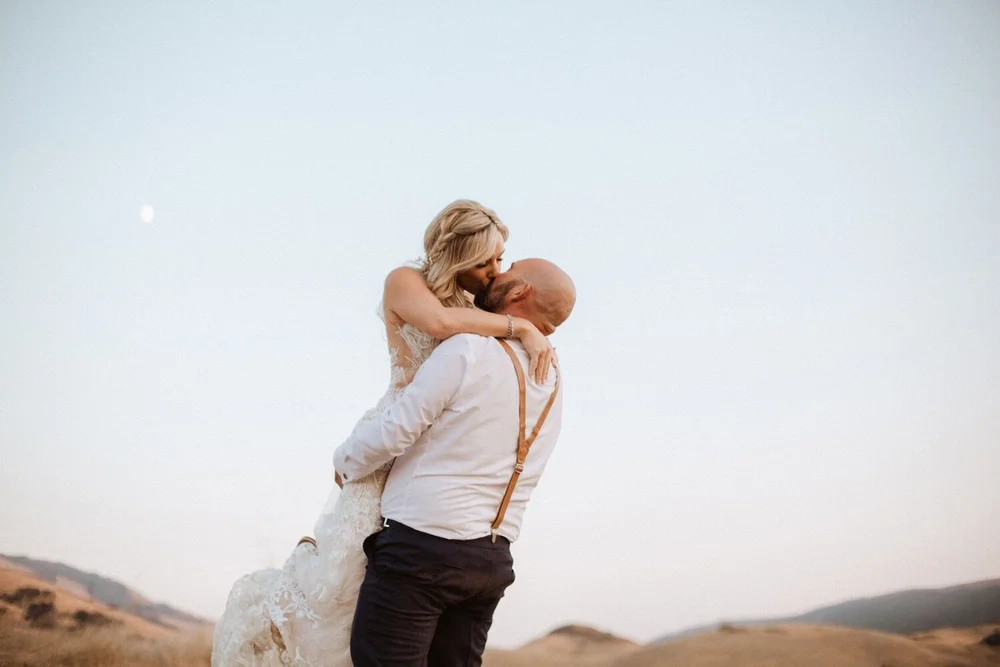 The Ultimate Guide to Golden Hour Bridal Portraits