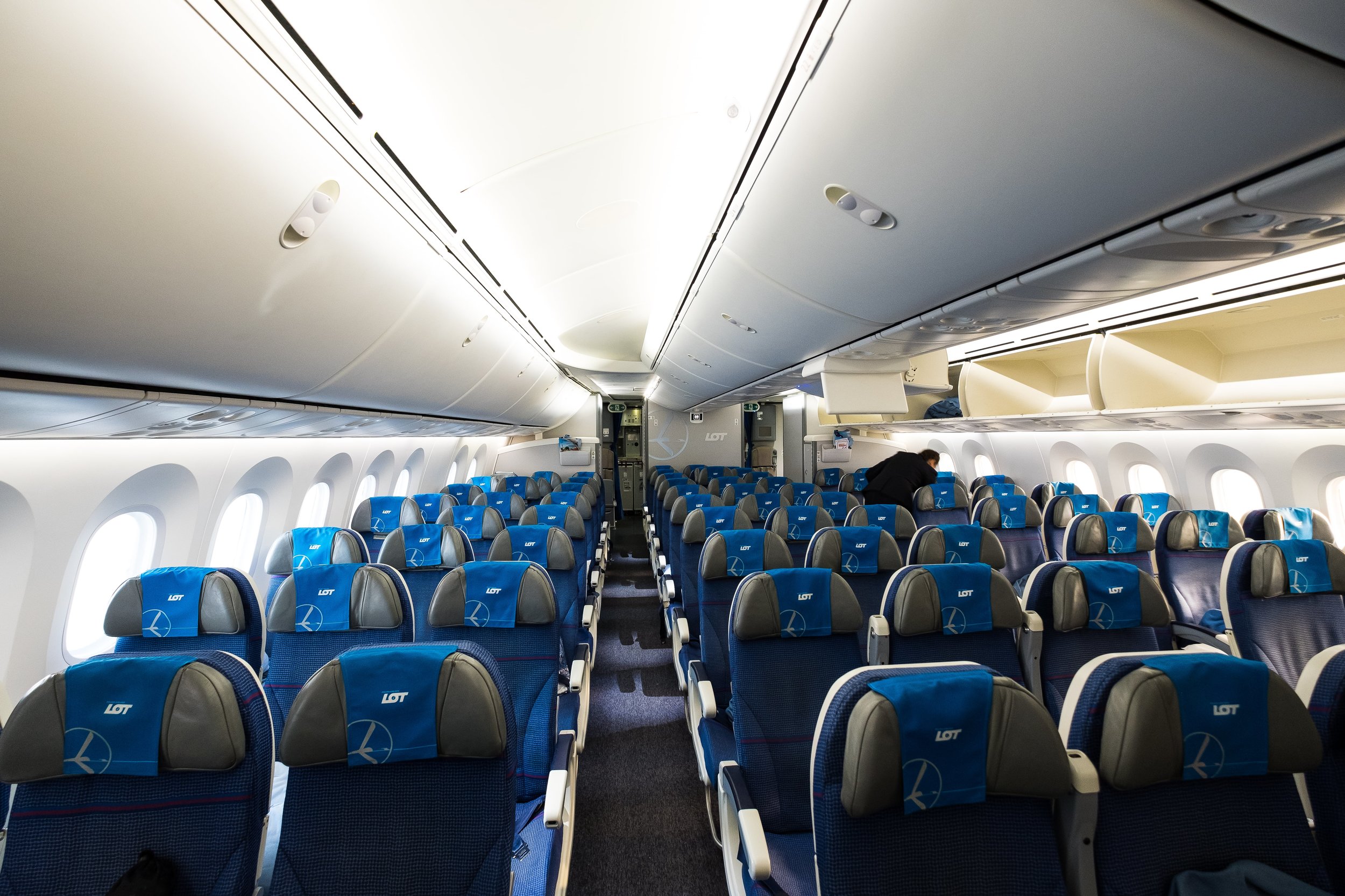 Flying to Poland with LOT Polish Airlines (Fly from Asia to Europe ...