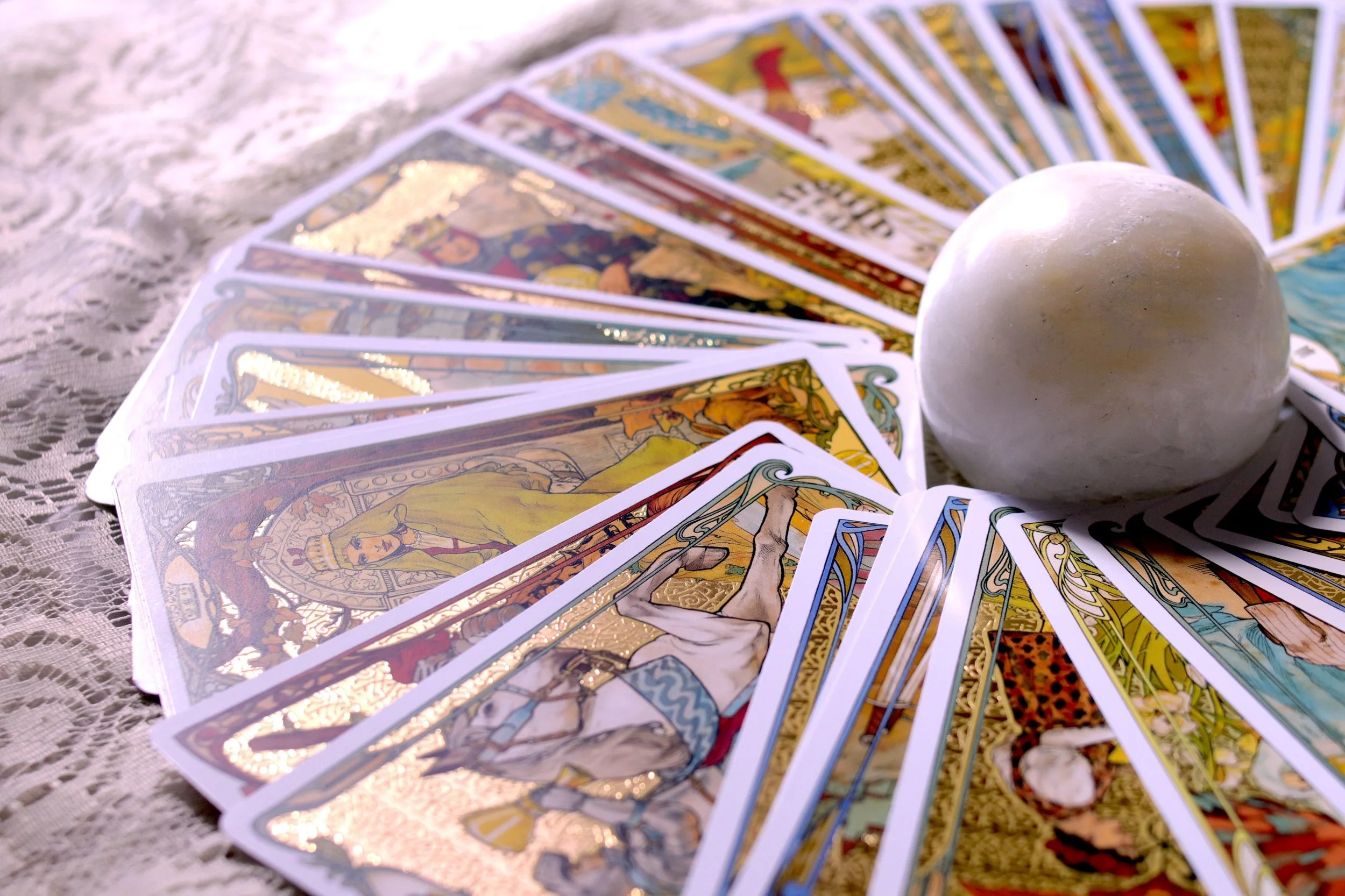 Tarot and Psyche: A Jungian Approach to the Cards with Mariana Louis ...