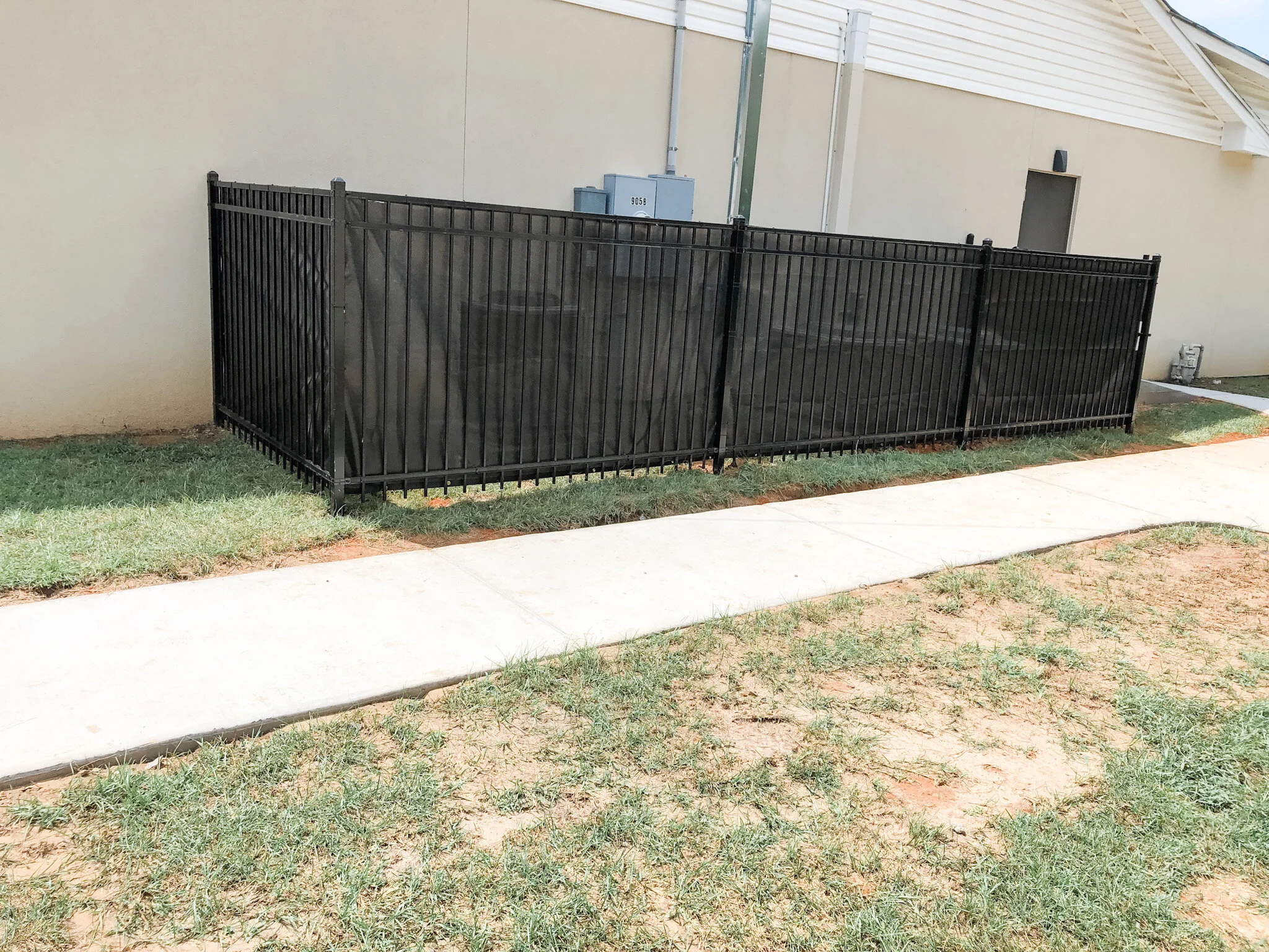 Commercial Fence — Byron Fence
