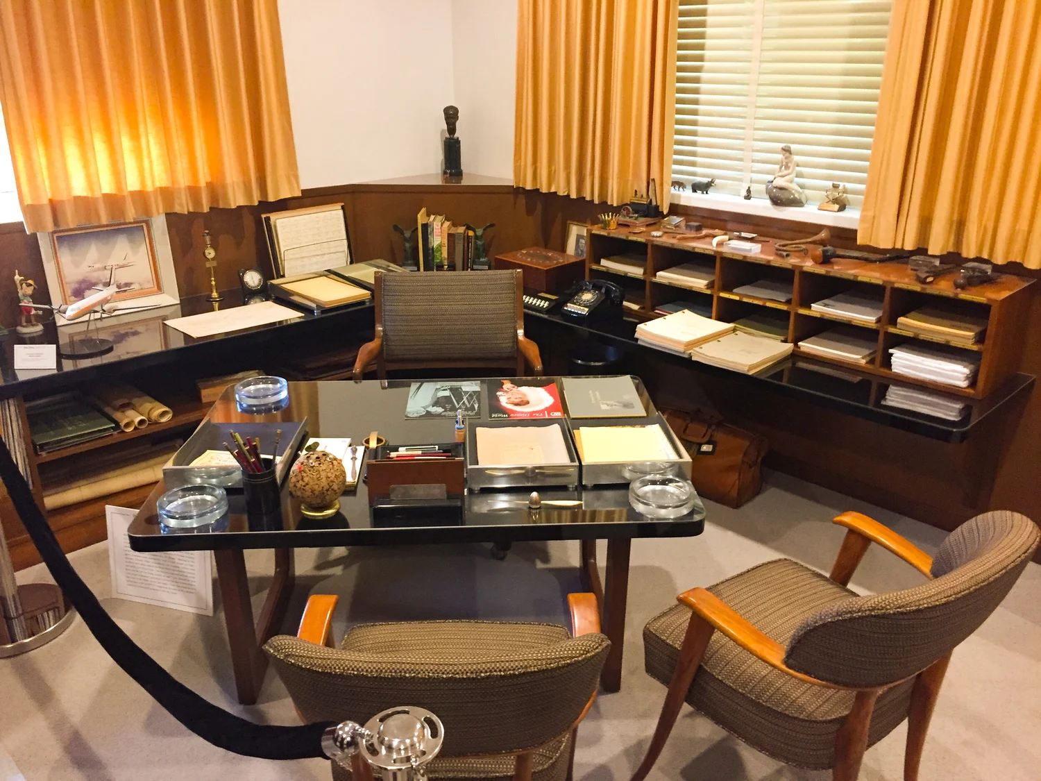Tour of Walt Disney's Office Suite at Walt Disney Studios - Burbank, CA ...