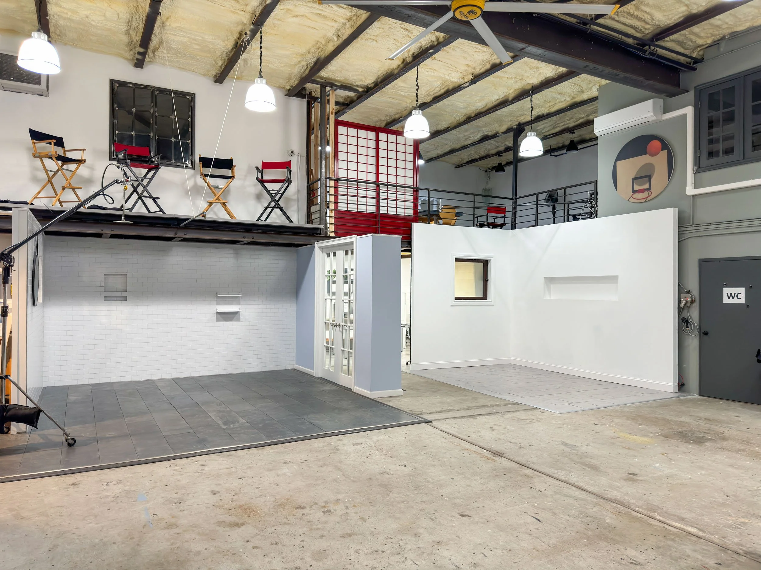 GROUND LEVEL DRIVE-IN STUDIO — Bond Street Studio - Brooklyn Photo Video Rental Studio NYC