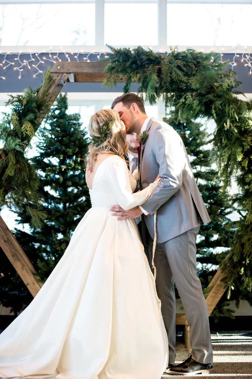 Sarah & Robin // February 2019 — Glamour & Grit