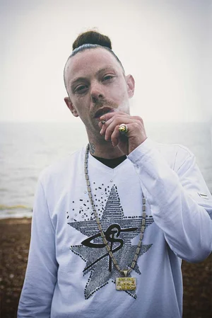 M Dot R: Island Born — 'cene Magazine