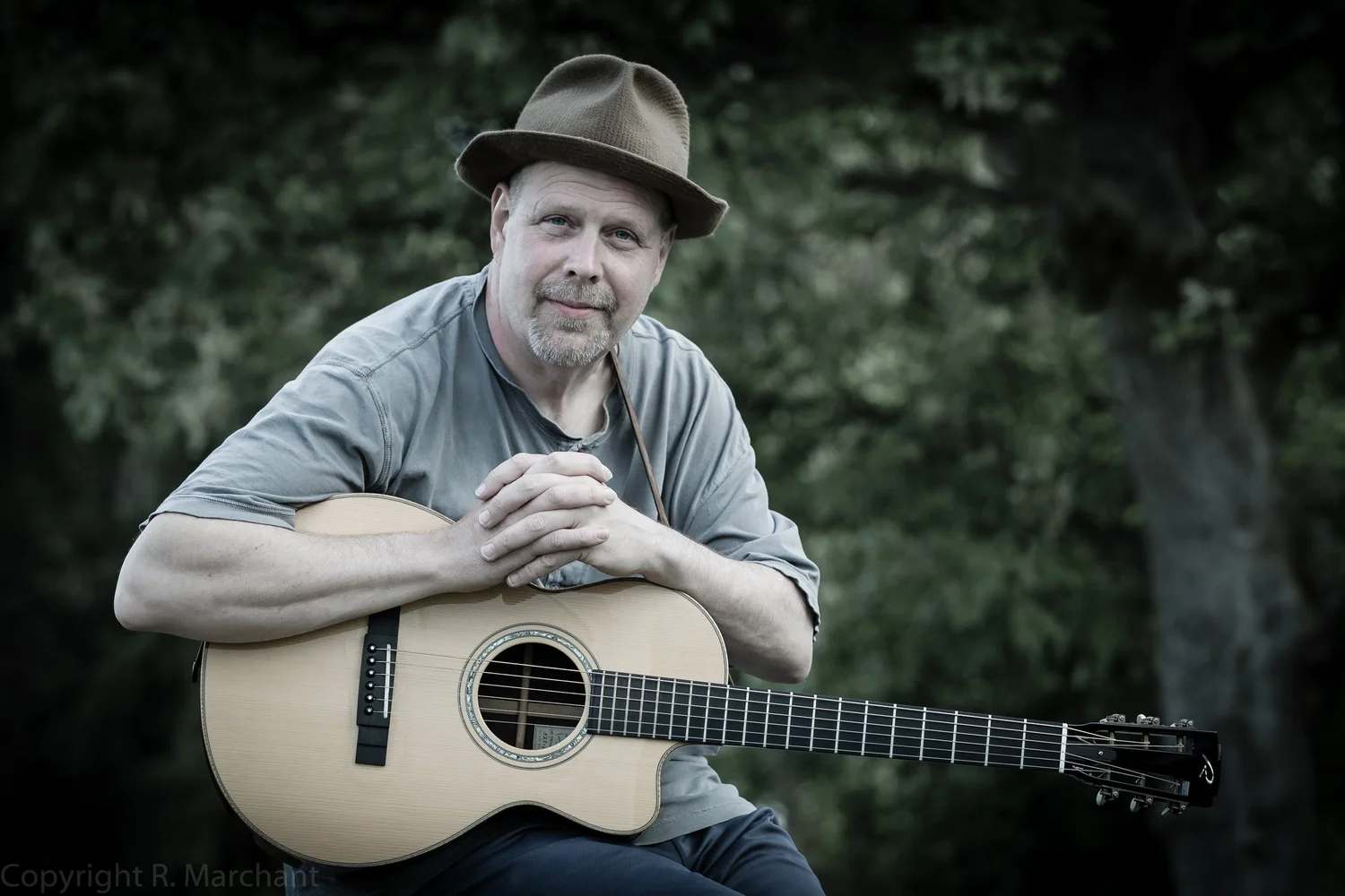 Fingerstyle Guitar — Eric Lugosch