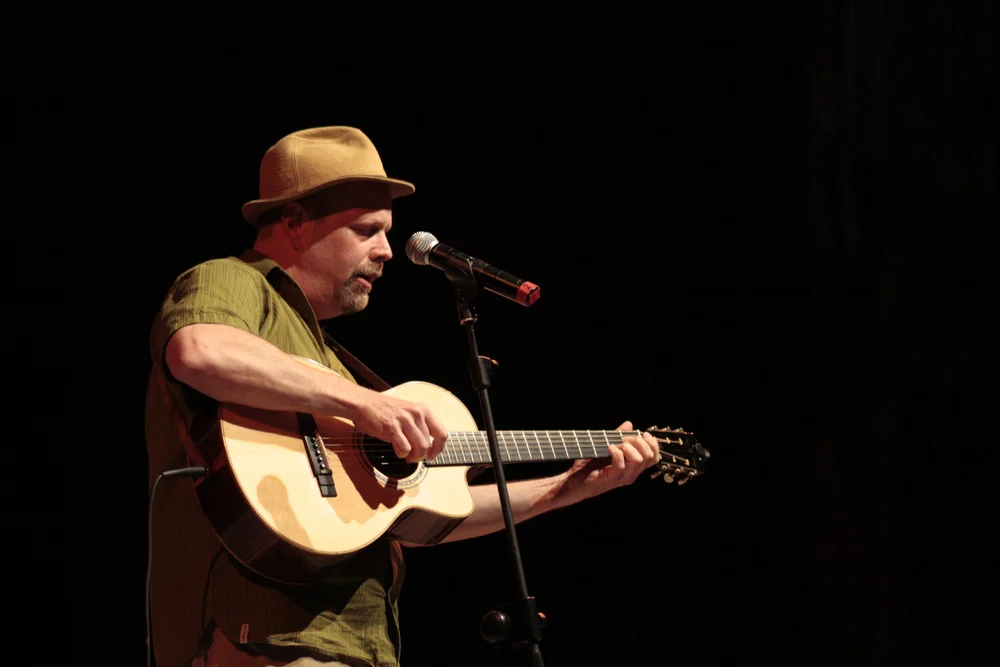 Fingerstyle Guitar — Eric Lugosch