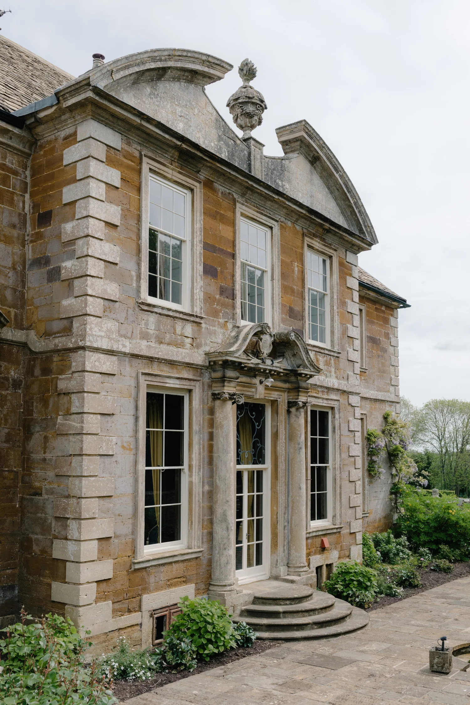Thorpe Manor Editorial — FINE STEMS