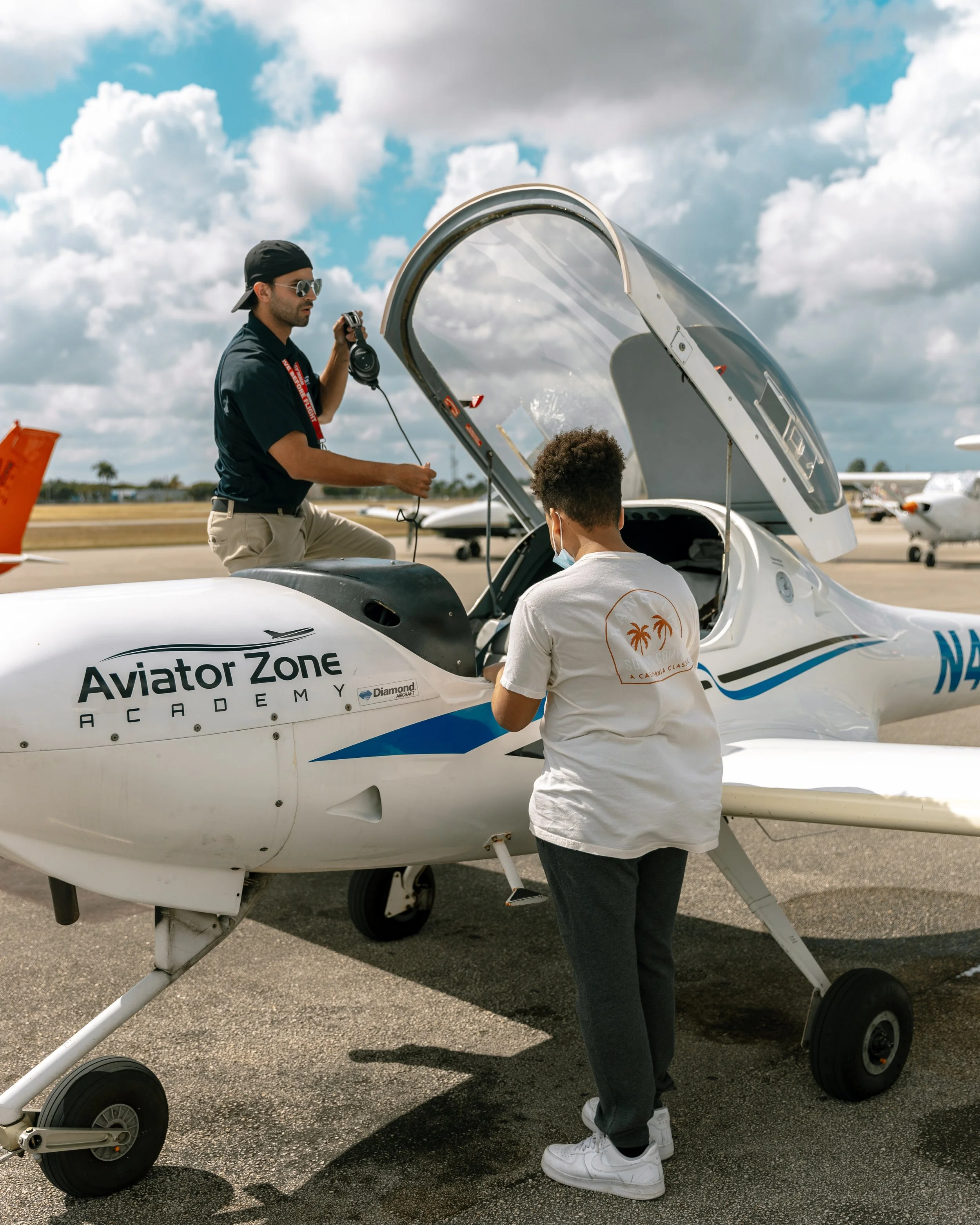 Miami Aviation School - Aviator Zone Academy Donates One Flying ...