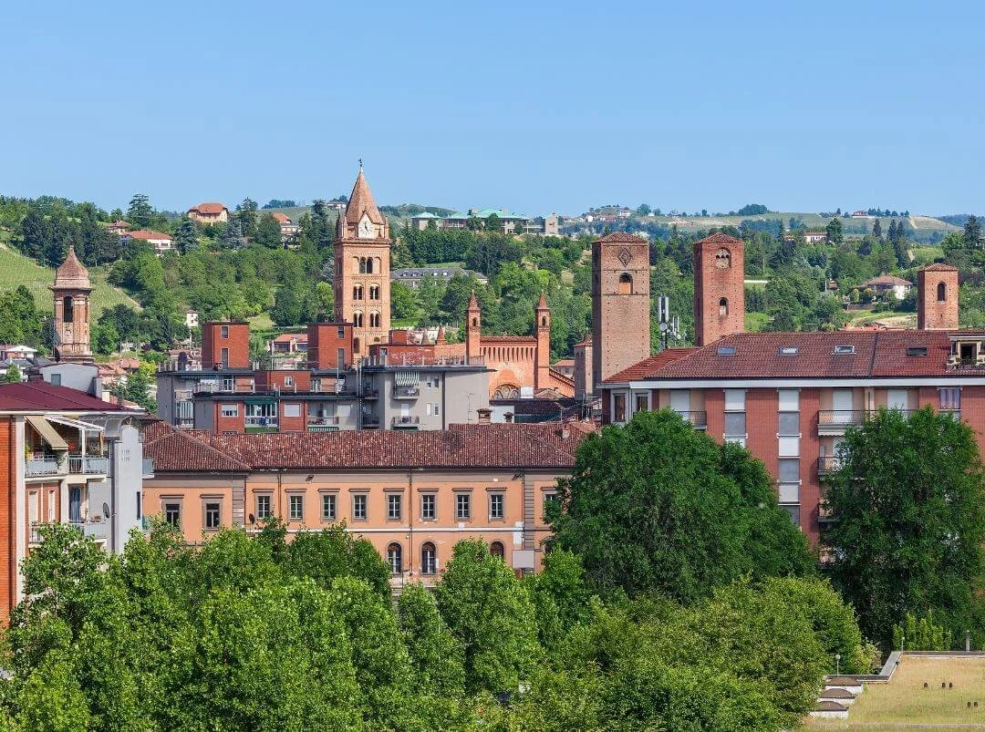 See Alba Italy Like Locals with Charming Streets & the Best of Barolo ...