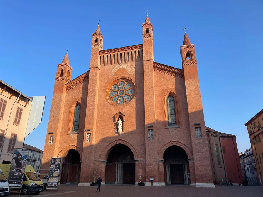 See Alba Italy Like Locals with Charming Streets & the Best of Barolo ...