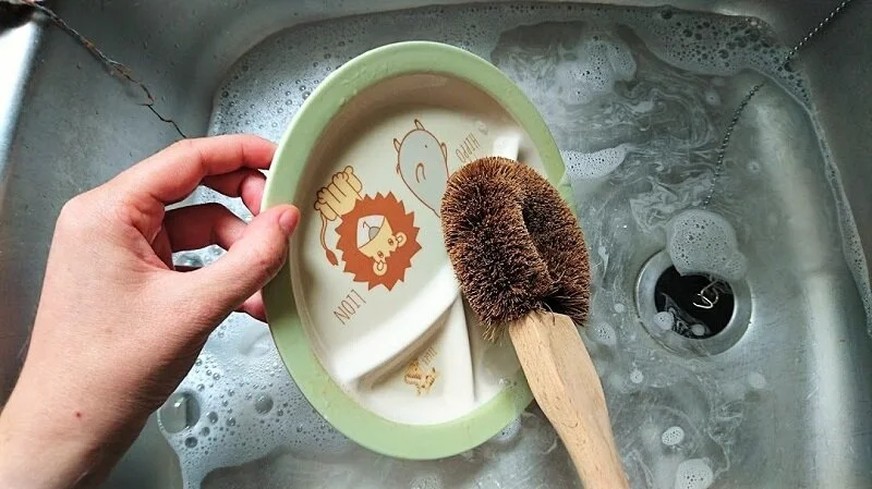 18 Ways To Reduce Plastic In Your Kitchen on a Budget — Sustainably Lazy