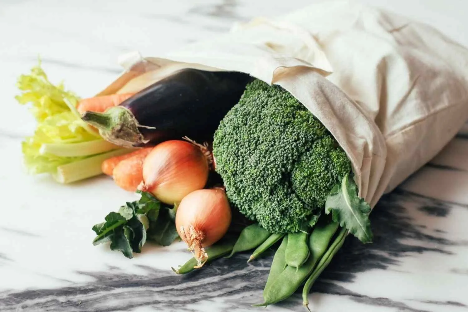 18 Ways To Reduce Plastic In Your Kitchen on a Budget — Sustainably Lazy