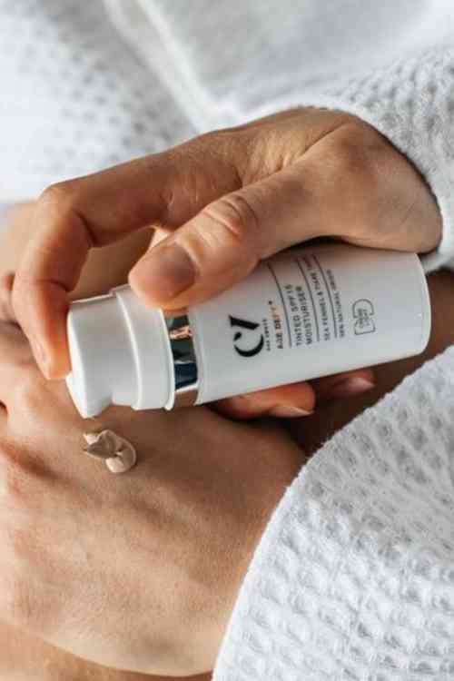 10 Natural Skincare + Beauty Brands Without Microplastics — Sustainably ...