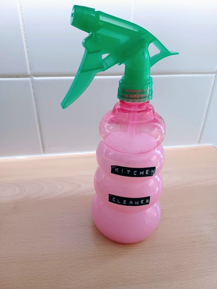 How To Make A Non-Toxic Soap Kitchen Cleaning Spray — Sustainably Lazy