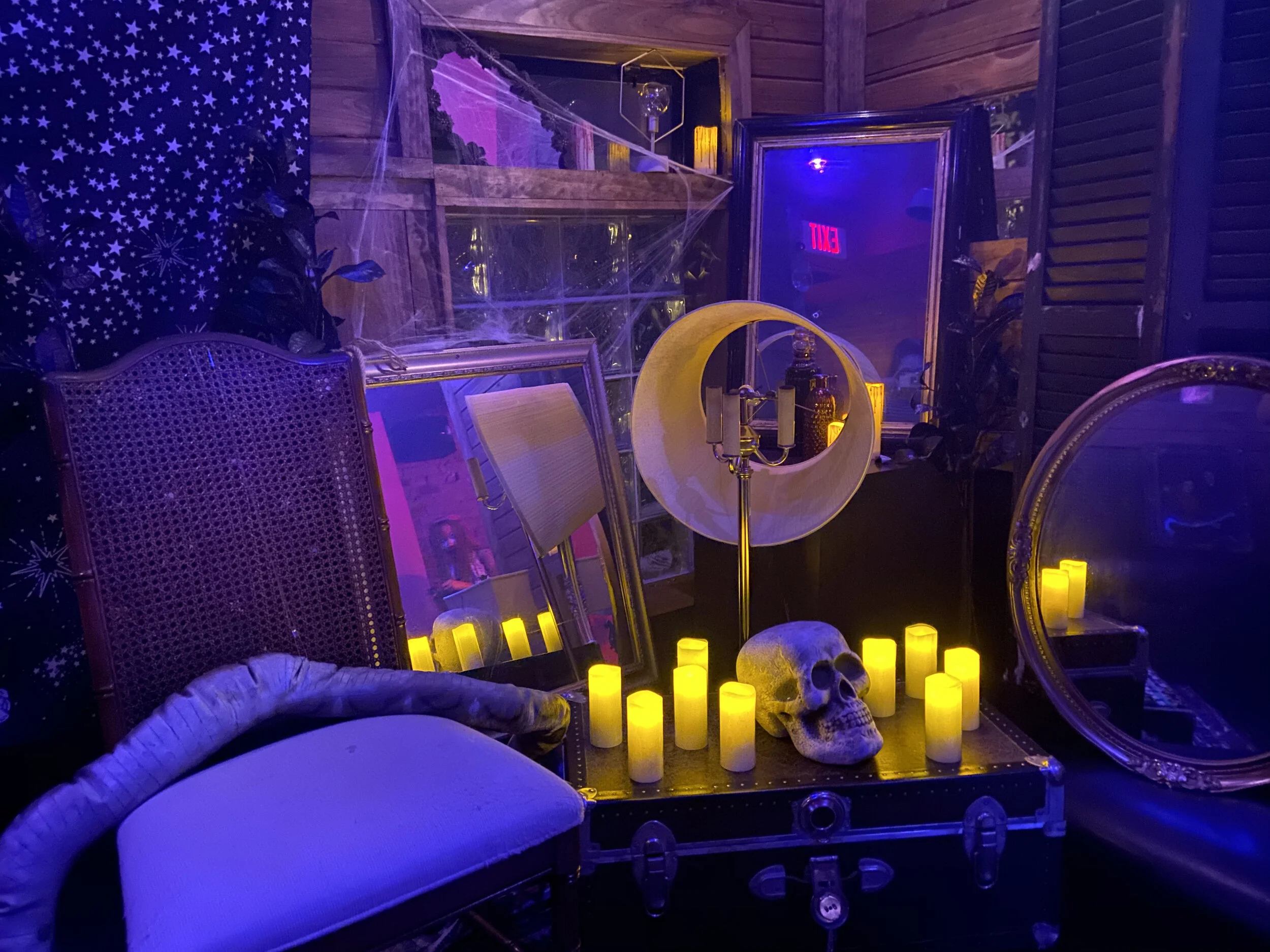 Gallery — — Red Lounge