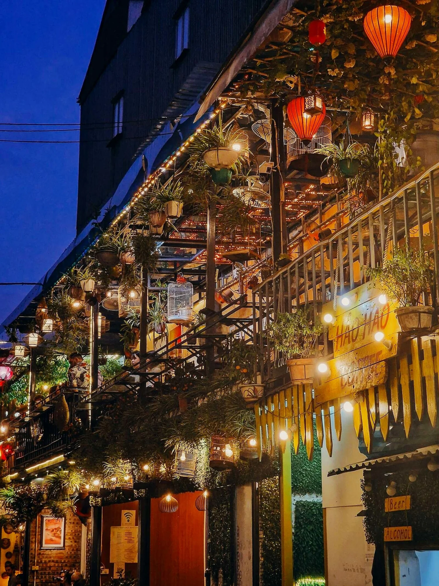 How to visit Hanoi Train Street: schedule, tips and how to get there ...