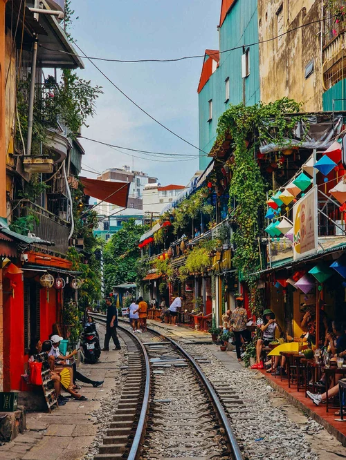 How to visit Hanoi Train Street: schedule, tips and how to get there ...