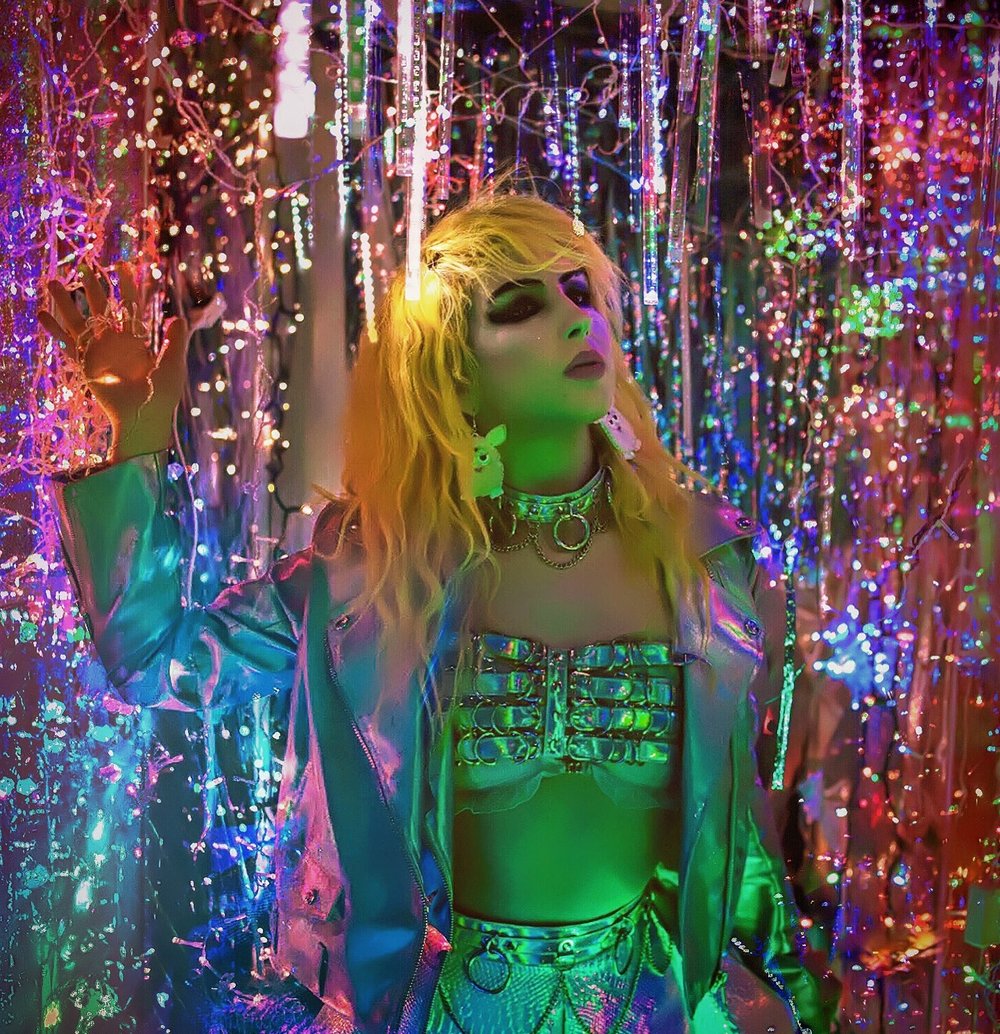 ABOUT — CORNELIA SINGER