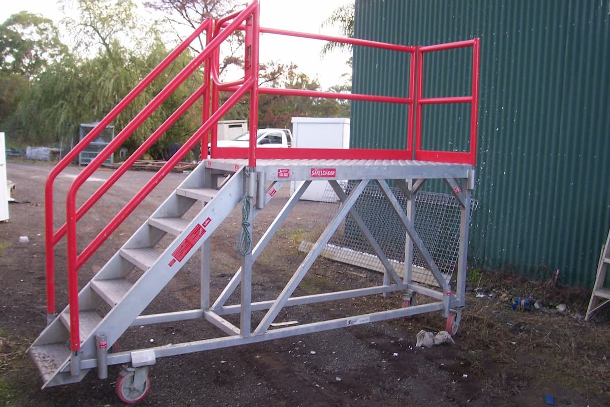 Truck Loading Access Platform Hire - deck lengths 3.0 to 6.0m — THE ...
