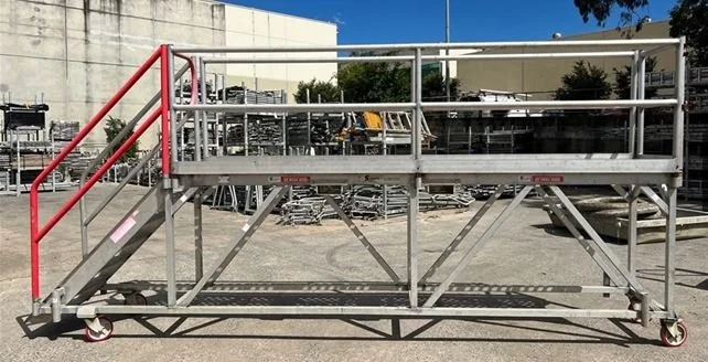 Truck Loading Access Platform Hire - deck lengths 3.0 to 6.0m — THE ...