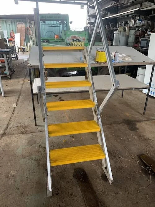 Adjustable access stairs — THE PLANT YARD
