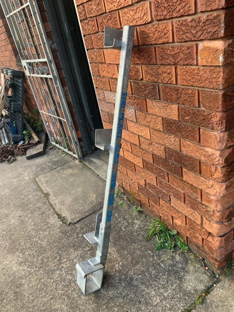 Formwork Handrail Safety Posts — THE PLANT YARD