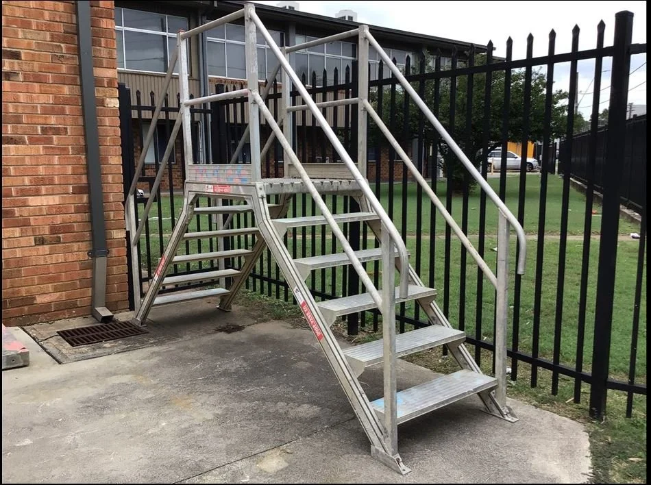 Adjustable access stairs — THE PLANT YARD