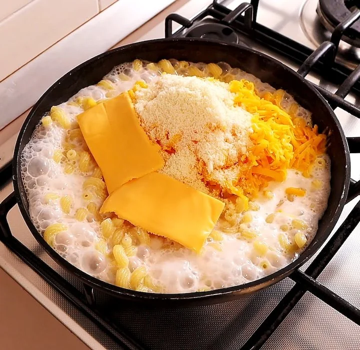 One Pot Mac and Cheese